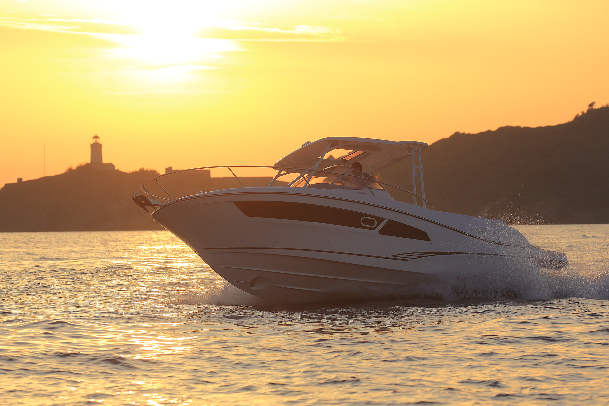 Jeanneau Outboard Powerboats now Represented by Larsen Marine | Jeanneau
