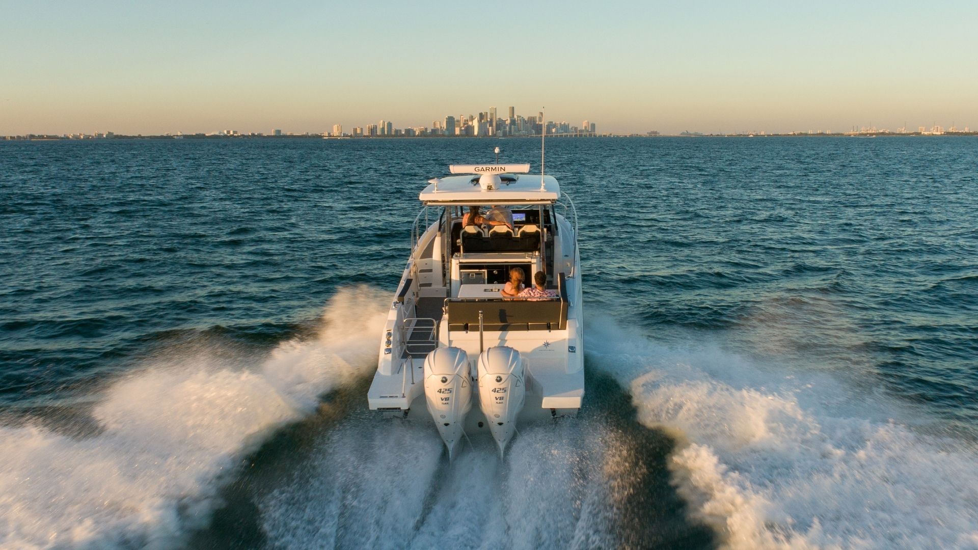 Boating Magazine sea trials the Leader 10.5 Series 2 | Jeanneau