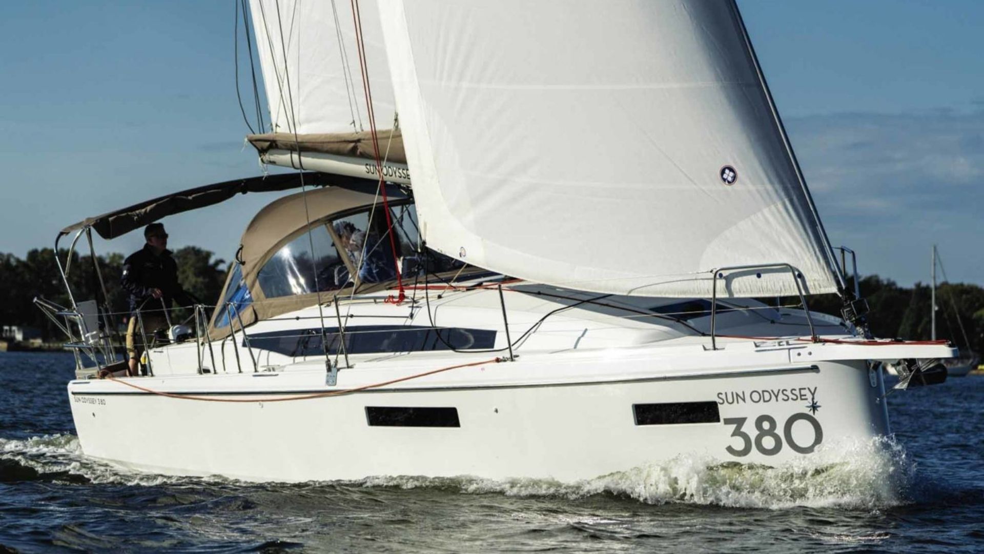 Sailboat Review: Jeanneau Sun Odyssey 380 | Jeanneau