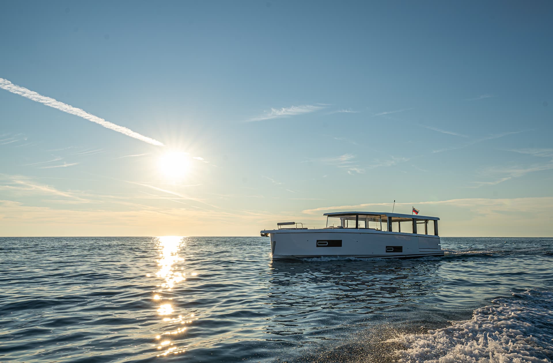Jeanneau dévoile le Sea Loft : une nouvelle façon de vivre la mer ...