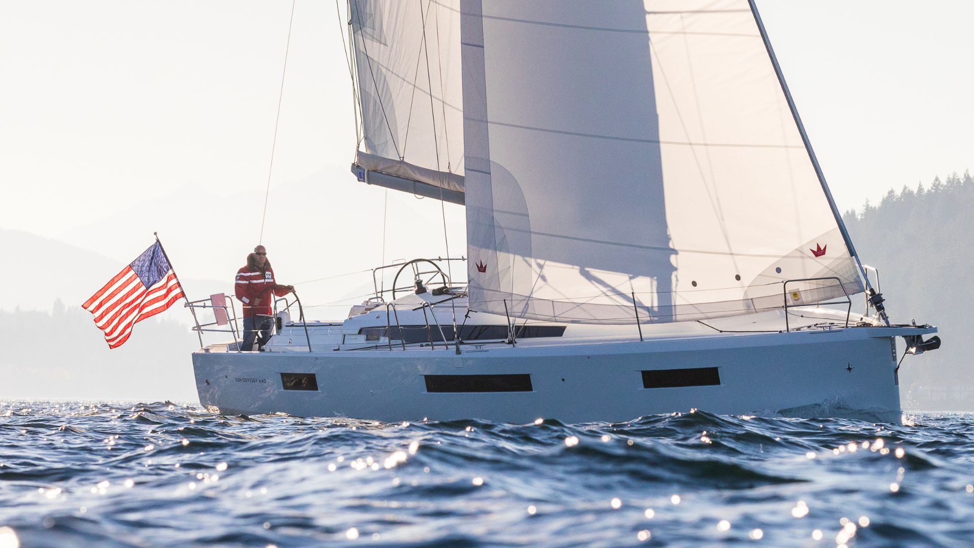 Powerboats and sailboats for sale | Jeanneau